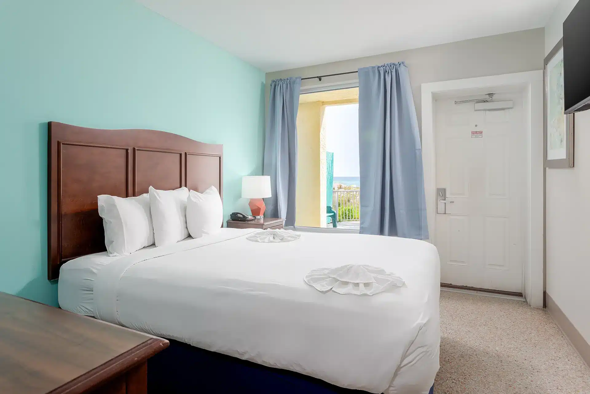 Queen Bed Beach View | Bikini Beach Resort