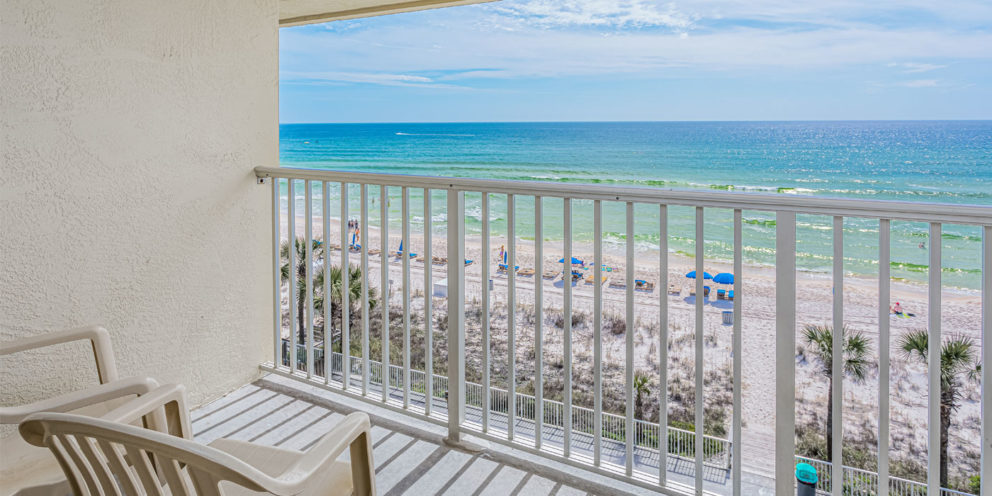 Deluxe 2 Queen Room with Kitchenette Beach View | Bikini Beach Resort